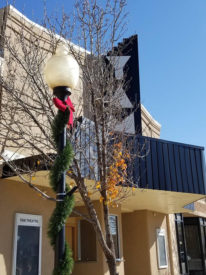 Portales Main Street Christmas Pole - The Roosevelt Review